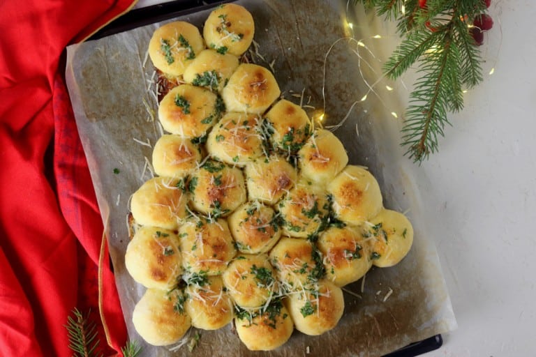 Pull Apart Christmas Rolls • FoodnService