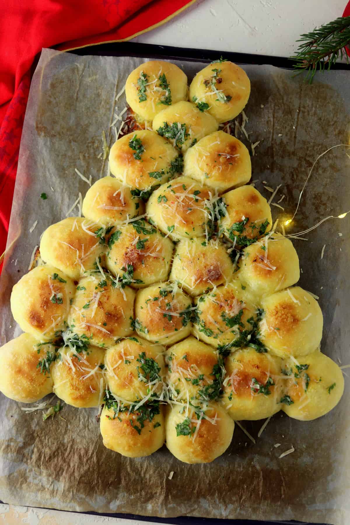 Pull Apart Christmas Rolls • FoodnService