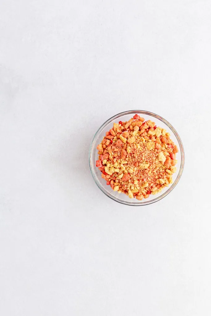 How to Make Strawberry Crunch • FoodnService