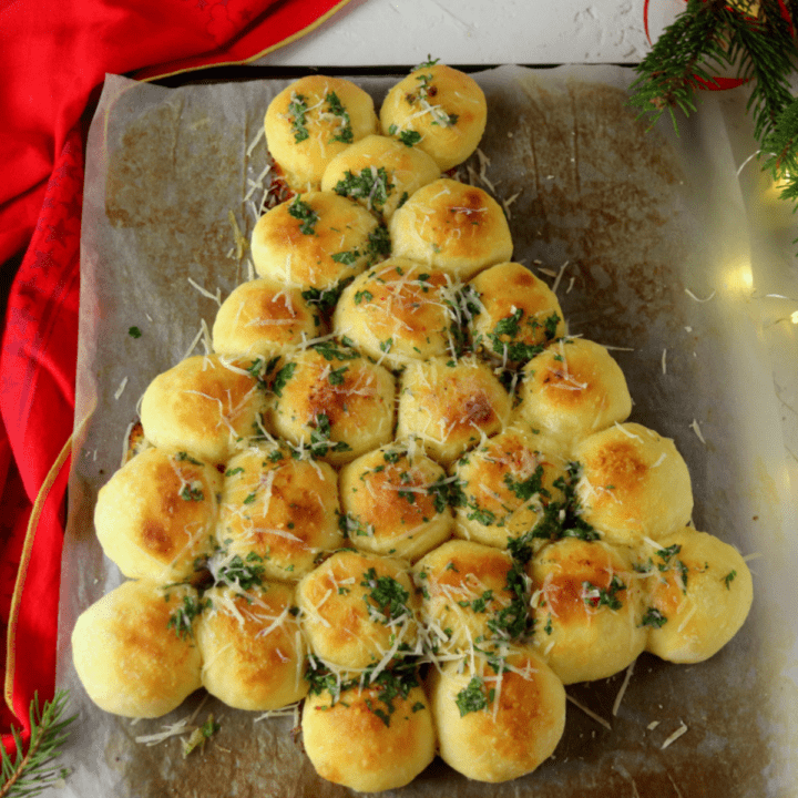 Pull Apart Christmas Rolls • FoodnService