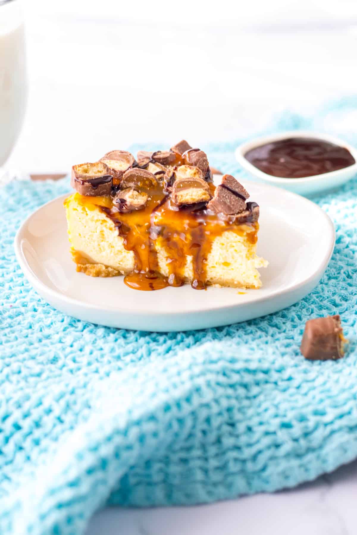 Twix Cheesecake • FoodnService