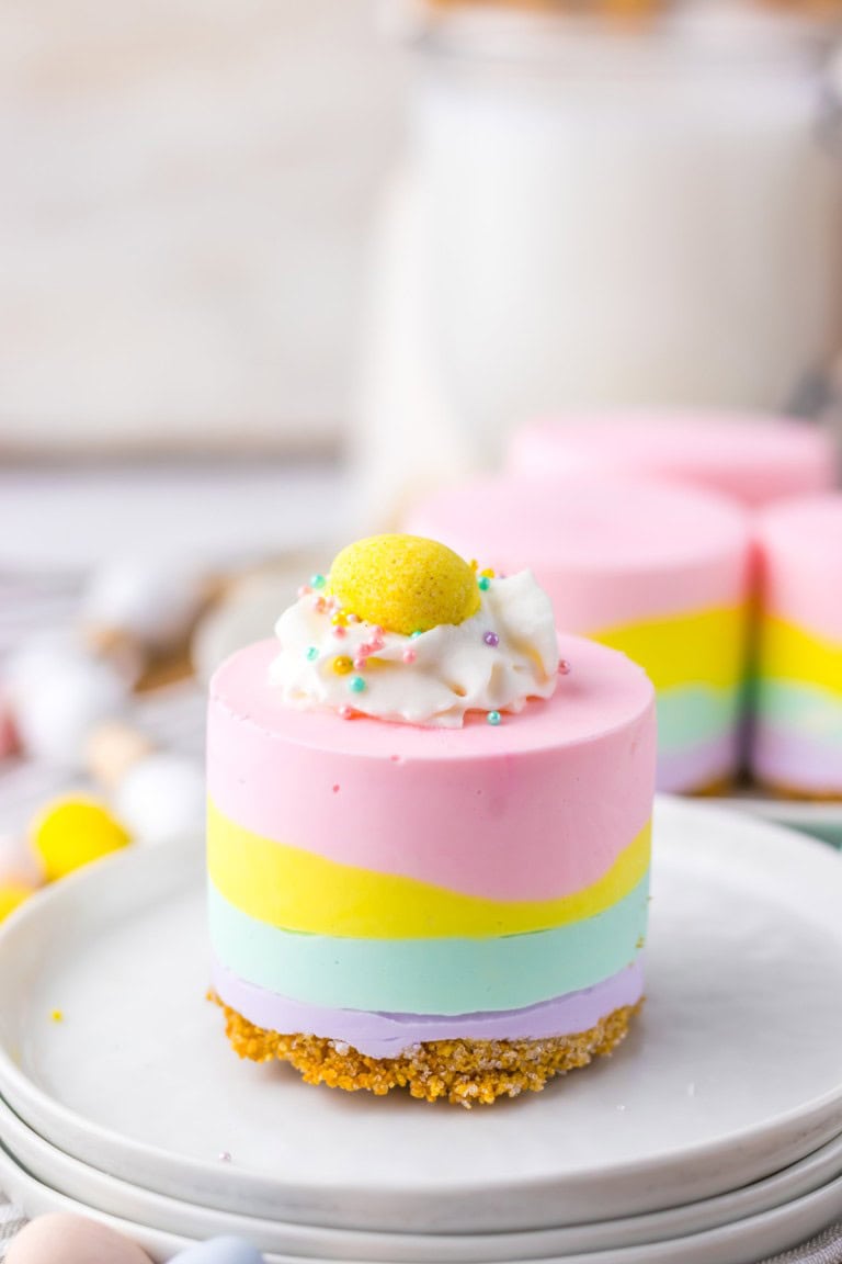 No Bake Easter Mini Cheesecakes • FoodnService